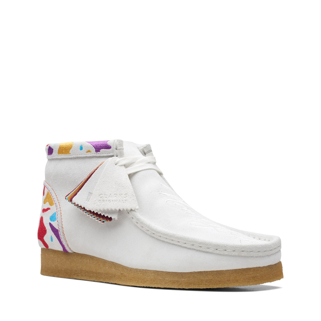 Clarks Wallabee Boot 26167978 Mens White Suede Lace Up Chukkas Boots ...